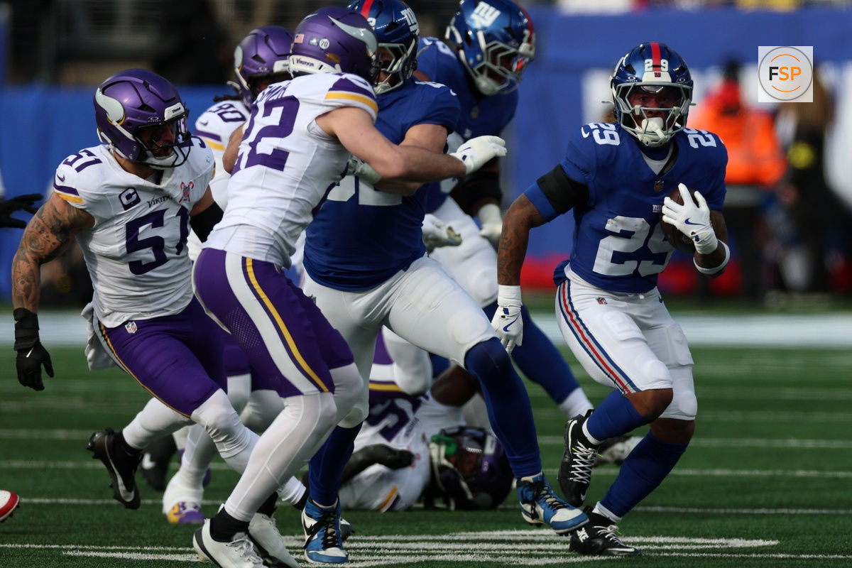 Fantasy Football Week 17 Running Back Start/Sit: TreVeyon Henderson ...